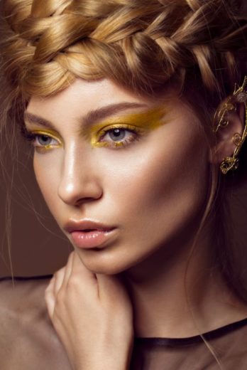 Tresses collées : Tutos coiffures et inspirations pour vos cheveux