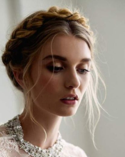 Tresses collées : Tutos coiffures et inspirations pour vos cheveux
