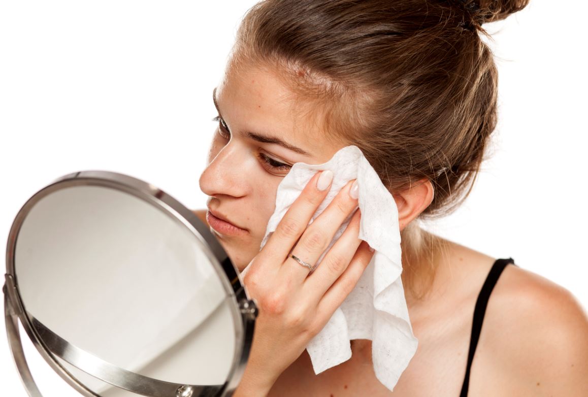Lingettes et hygiène : pratiques pour tous types de soins