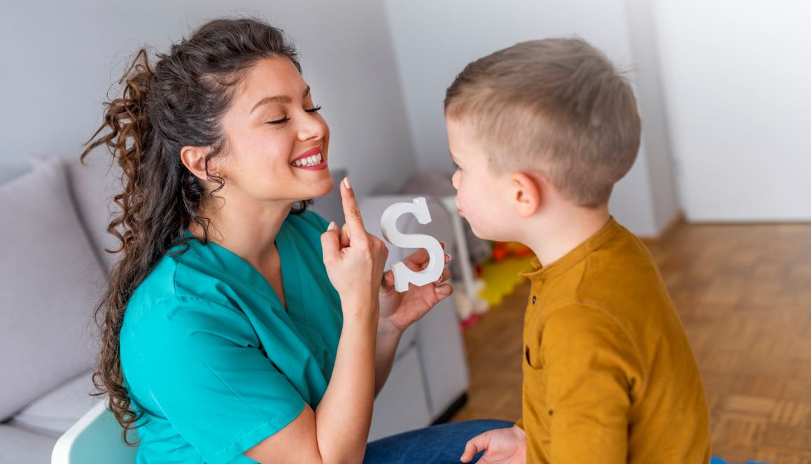 Mon enfant bégaie : origines, solutions et thérapies