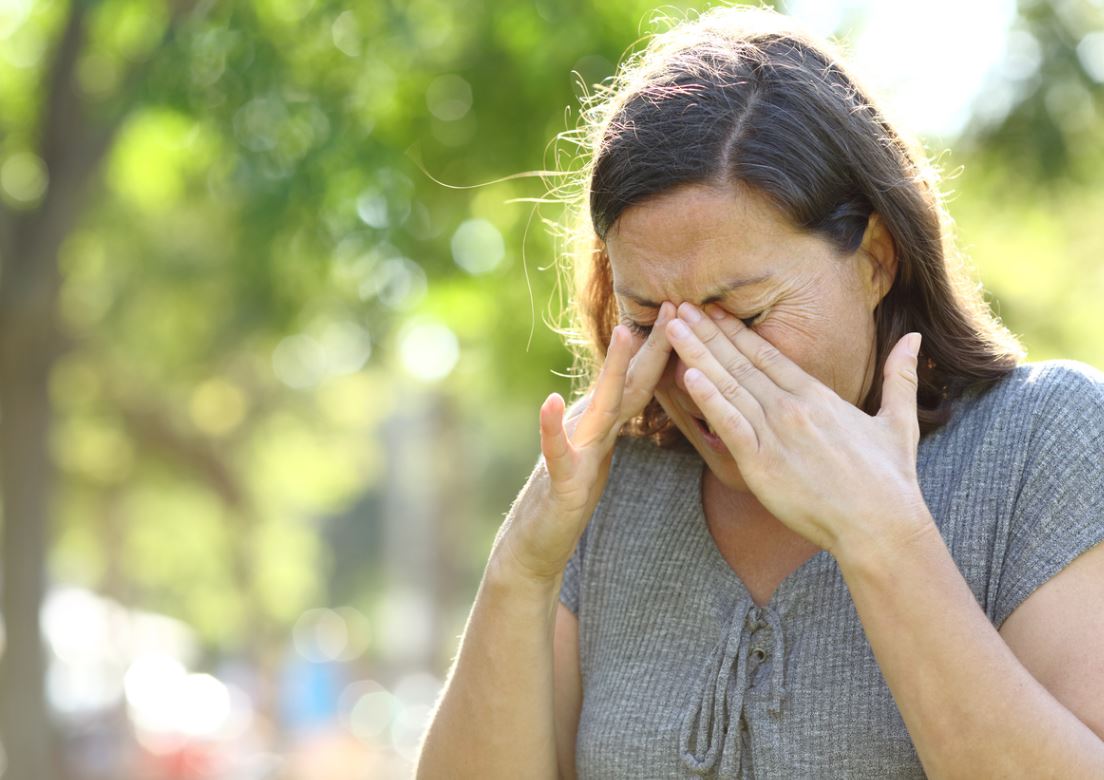 Oeil rouge ou irrité : les conseils pour choisir le bon collyre