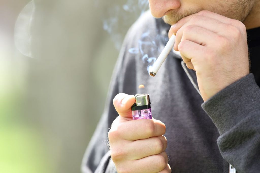 Mon ado fume : comment l'aider à arrêter le tabac